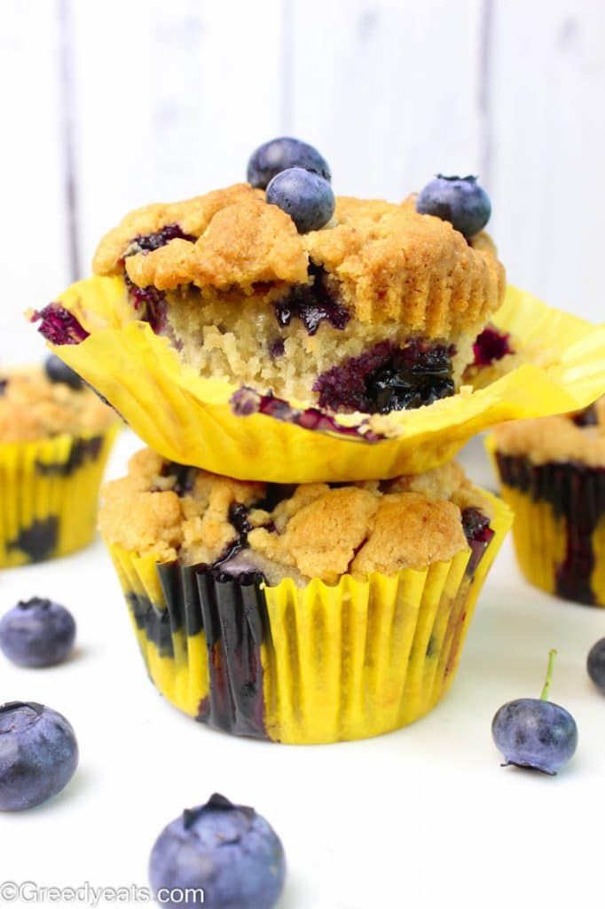 Banana blueberry muffin recipe with cinnamon crumb