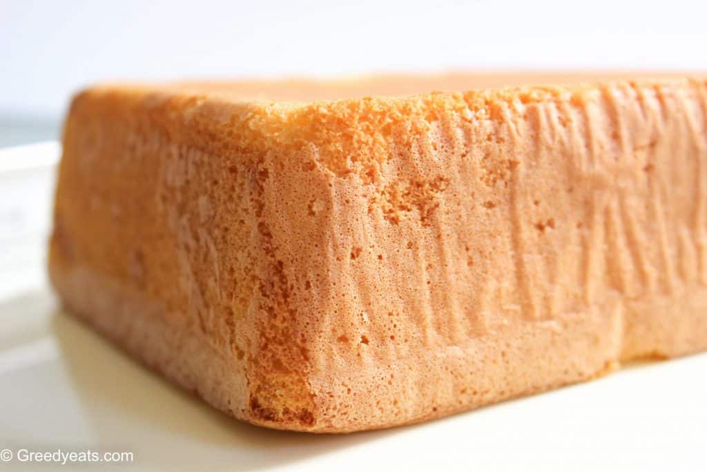 Lemon sponge cake - Greedy Eats