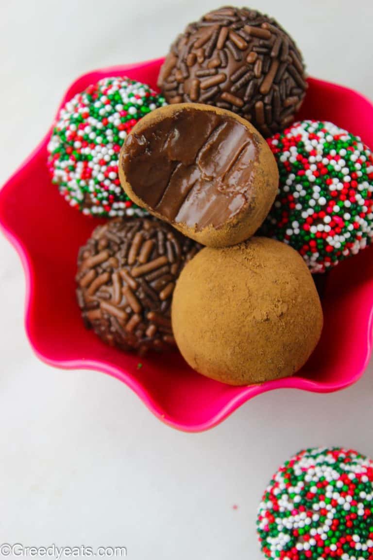 Best Chocolate Truffle Recipe (Easy Chocolate Truffles) - Greedy Eats