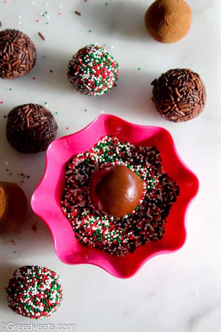 Best Chocolate Truffle Recipe (Easy Chocolate Truffles) - Greedy Eats