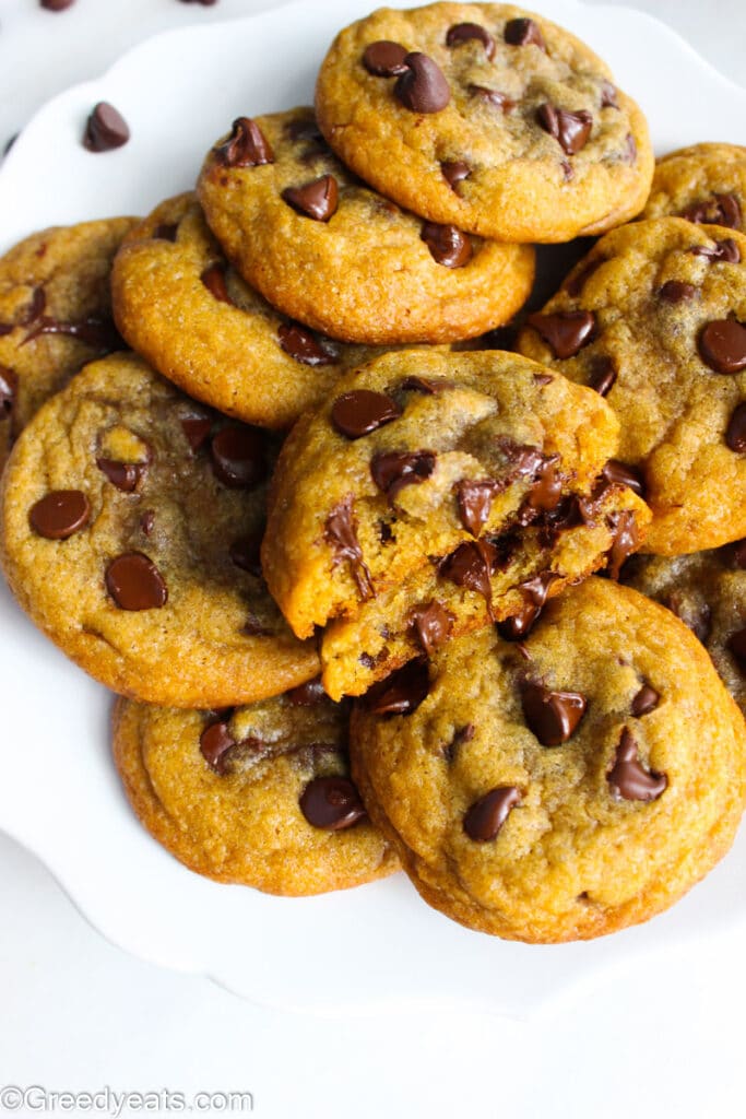 Easy Chocolate Chip Cookies Recipe - Greedy Eats