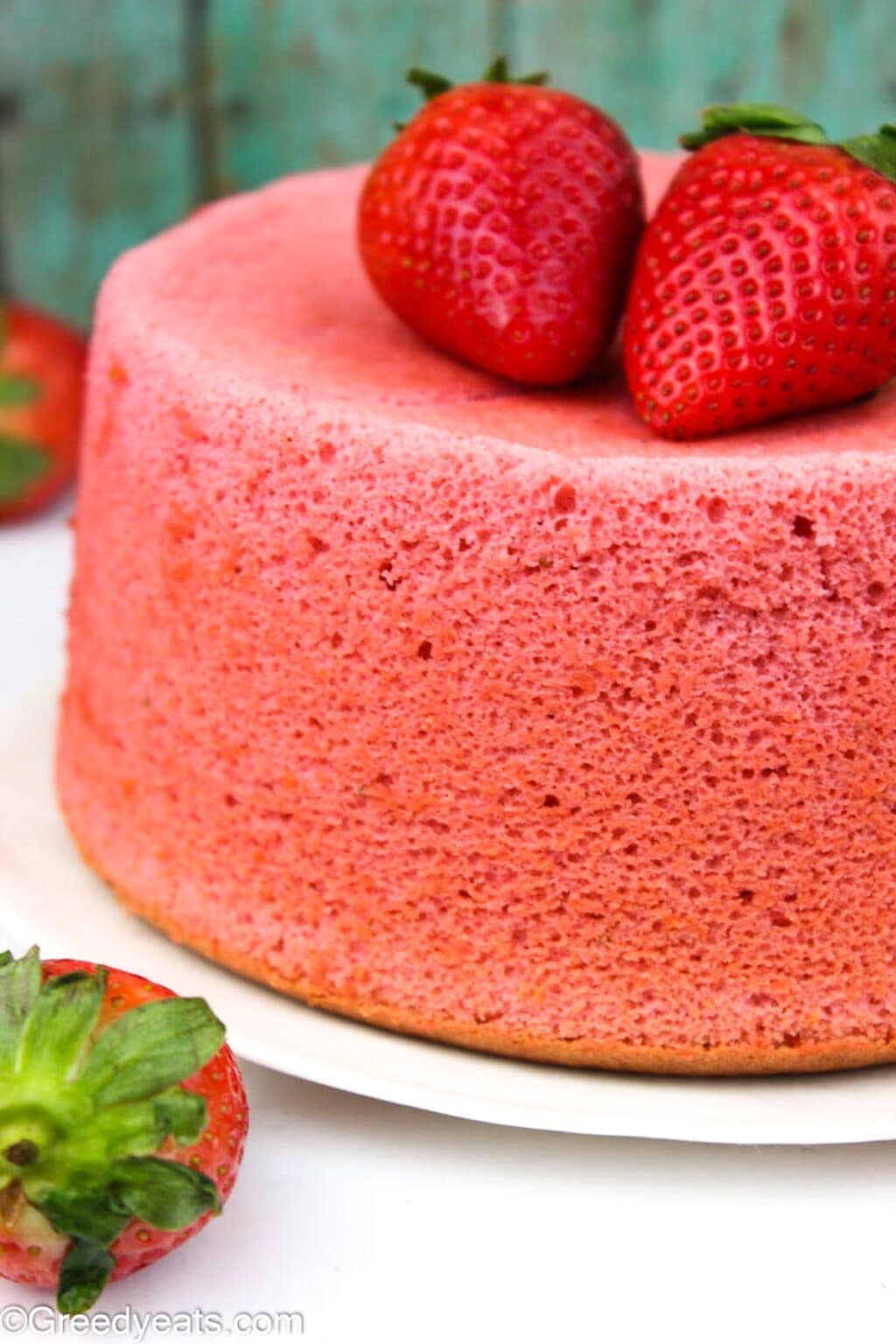 Strawberry Sponge Cake (AKA Strawberry Chiffon Cake) - Greedy Eats