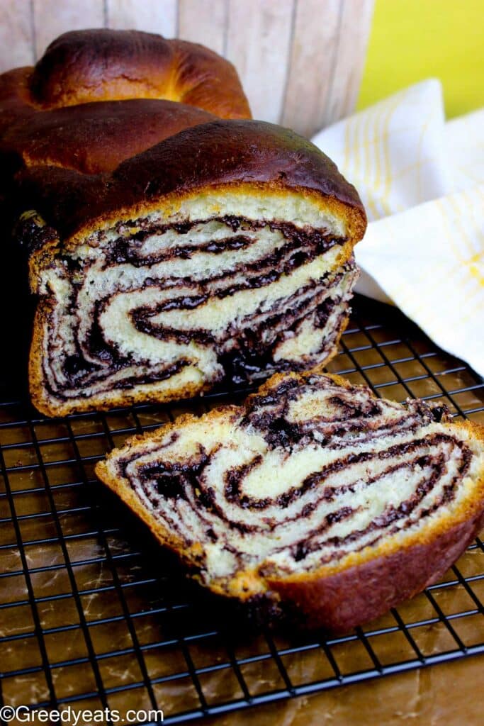 Chocolate Babka Recipe - Greedy Eats